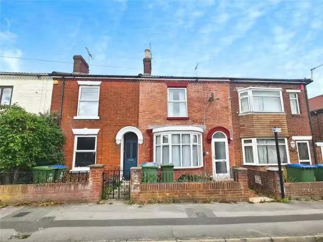 Cheap 1 BA 3 bedroom Mid Terrace House to rent, Padwell Road.