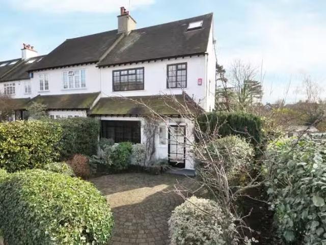 Cheap 1 BA 3 bedroom semi detached house for rent in Nightinga.