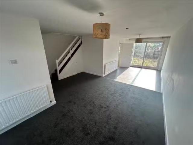 Charming 1 BA 3 bedroom semi detached house for rent in Blandf.