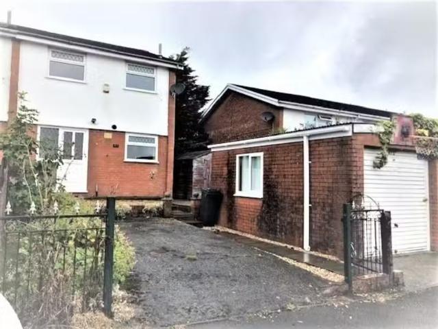 Cozy 1 BA 3 bedroom semi detached house for rent in Castle Par.
