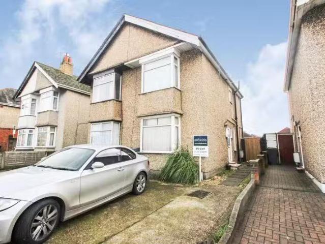 For Rent! 1 BA 3 bedroom semi detached house for rent in Colum.