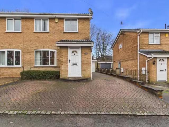 Charming 1 BA 3 bedroom semi detached house for rent in Corbel.