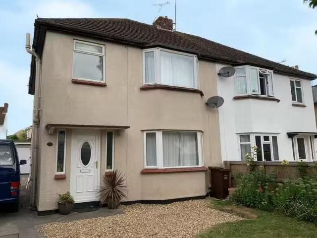 Just in! 1 BA 3 bedroom semi detached house for rent in Dommet.