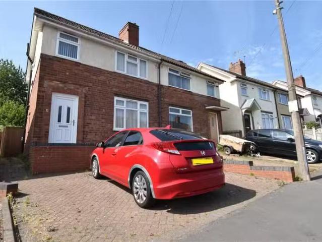 Cheap 1 BA 3 bedroom semi detached house for rent in Elizabeth.