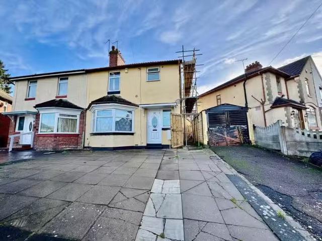 New 1 BA 3 bedroom semi detached house for rent in Greenfield.