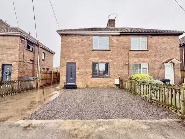 Nice 1 BA 3 bedroom semi detached house for rent in Hill View.