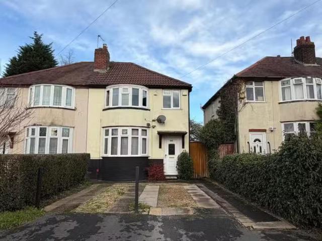 Nice 1 BA 3 bedroom semi detached house for rent in Pool Lane.