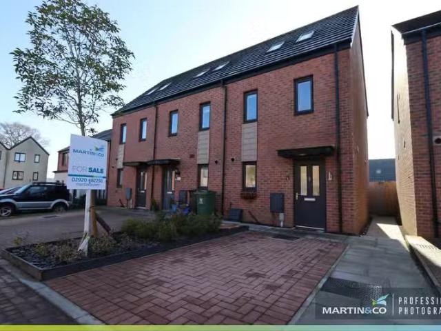Unique 1 BA 3 bedroom semi detached house for rent in Potter S.