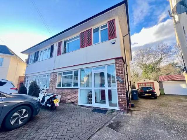 Nice 1 BA 3 bedroom semi detached house for rent in Raynton Cl.