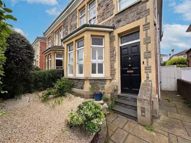 Unique 1 BA 3 bedroom semi detached house for rent in Redland.