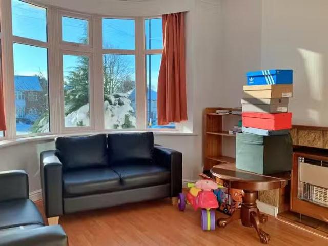 Cheap 1 BA 3 bedroom semi detached house for rent in Ridgeacre.