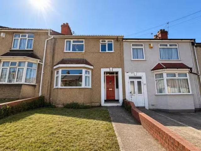 Nice 1 BA 3 bedroom semi detached house for rent in Rose Green.