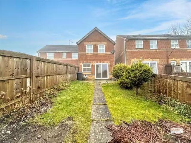Charming 1 BA 3 bedroom semi detached house for rent in Stanle.