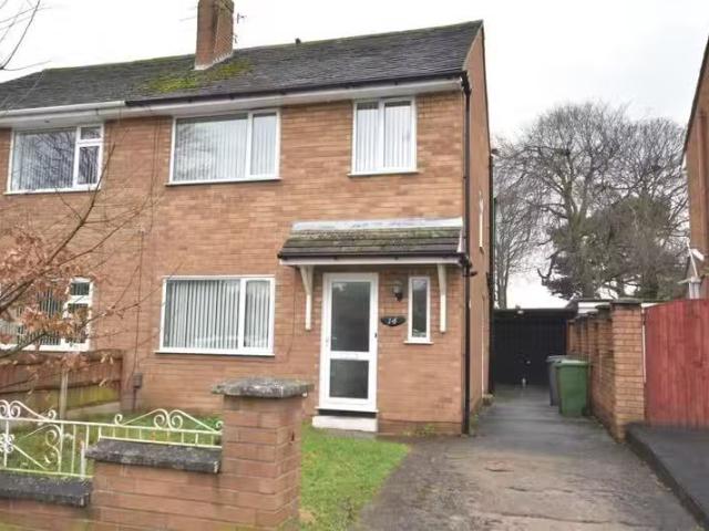 Deal! 1 BA 3 bedroom semi detached house for rent in Salacre C.