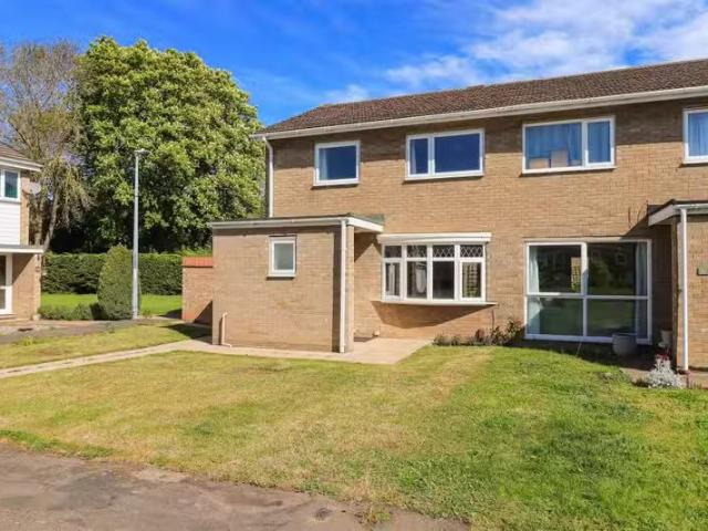 New 1 BA 3 bedroom semi detached house for rent in Shirley Clo.