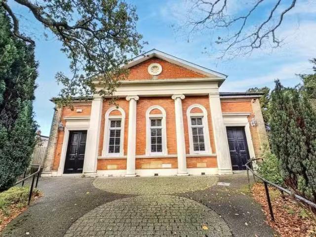 Unique 1 BA 3 bedroom semi detached house for rent in Southbou.