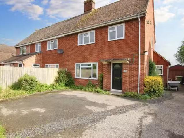 Cozy 1 BA 3 bedroom semi detached house for rent in Tibberton.