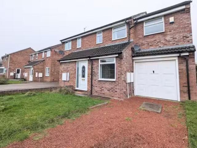 For Rent! 1 BA 3 bedroom semi detached house for rent in Wells.