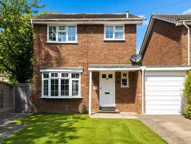 Rental! 1 BA 3 bedroom semi detached house for rent in Windles.