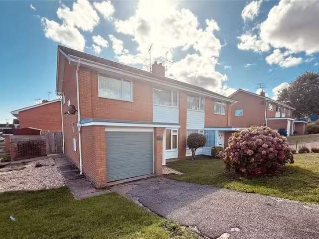 Just in! 1 BA 3 bedroom Semi Detached House to rent, Drakes Av.