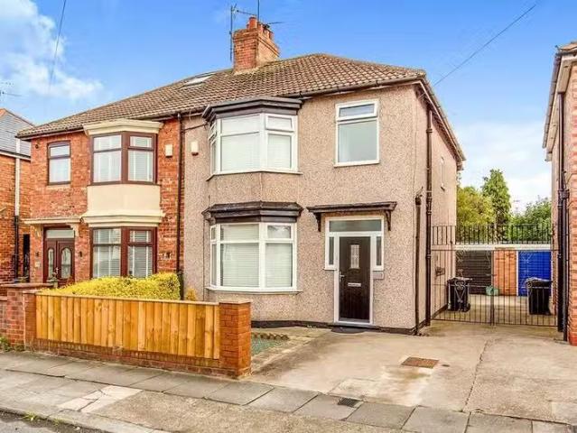 New 1 BA 3 bedroom Semi Detached House to rent, Park Lane, Dar.