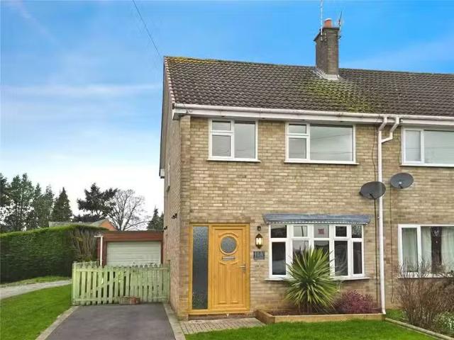 New 1 BA 3 bedroom Semi Detached House to rent, Prince Charles.