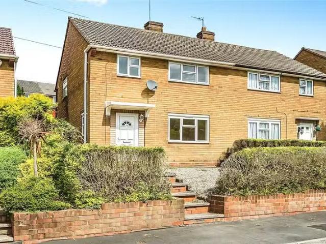 Nice 1 BA 3 bedroom Semi Detached House to rent, Thistlegreen.