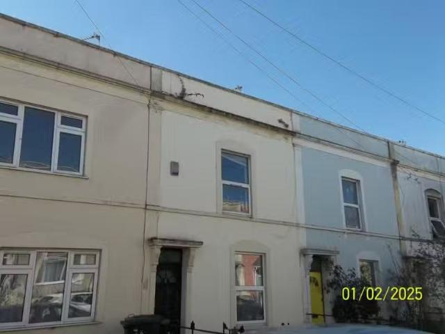 Charming 1 BA 4 bedroom terraced house for rent in Newton Stre.