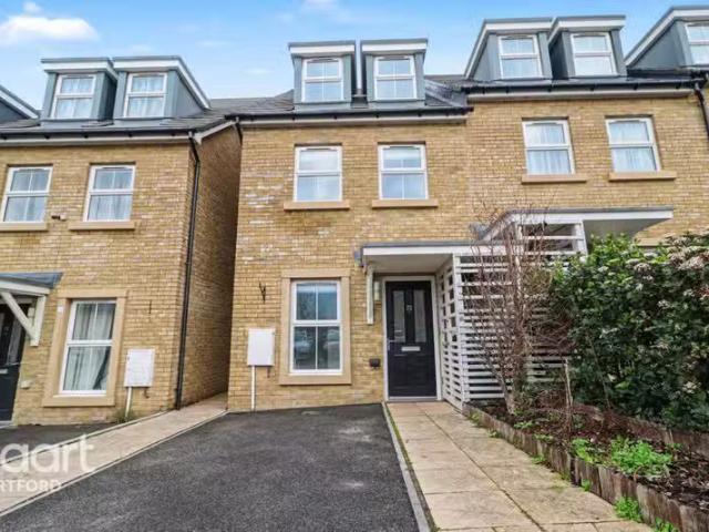 Deal! 1 BA 4 bedroom town house for rent in Dale Street, DARTF.