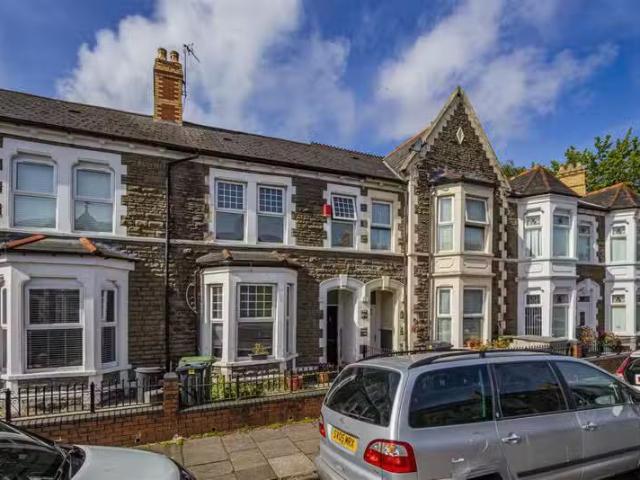 Cozy 1 BA 4 bedroom house for rent in Machen Place, Riverside.