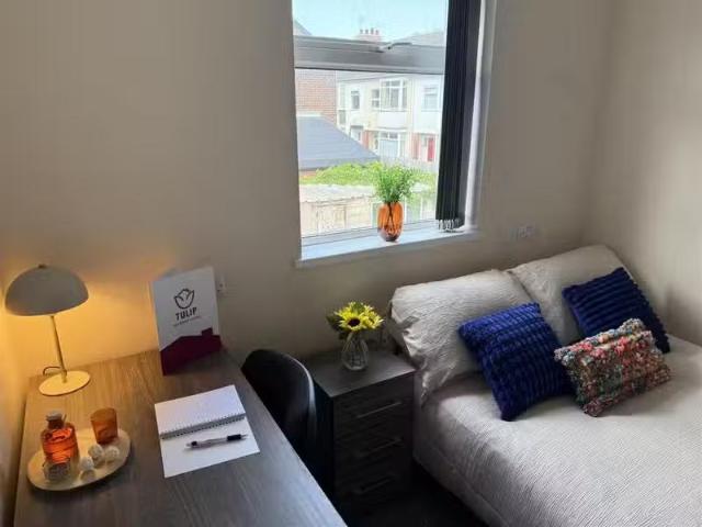 Deal! 1 BA 4 bedroom house share for rent in Walgrave Street.