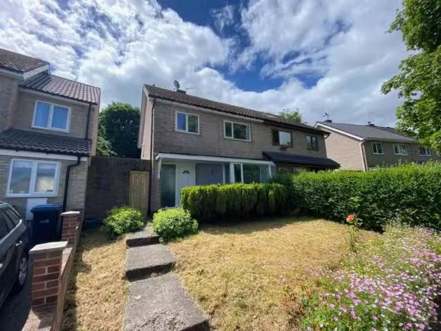 Charming 1 BA 4 bedroom semi detached house for rent in Drybur.