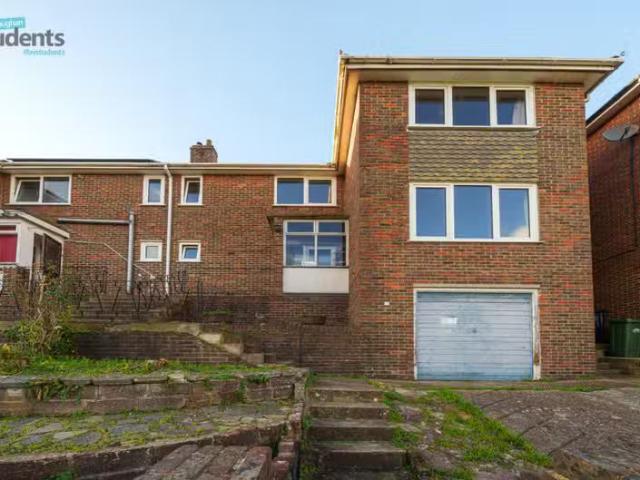 Cheap 1 BA 4 bedroom semi detached house for rent in Isfield R.