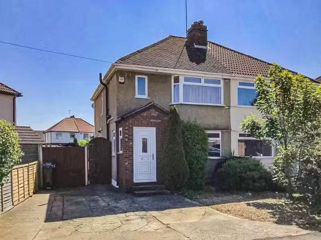 For Rent! 1 BA 4 bedroom semi detached house for rent in Rodne.