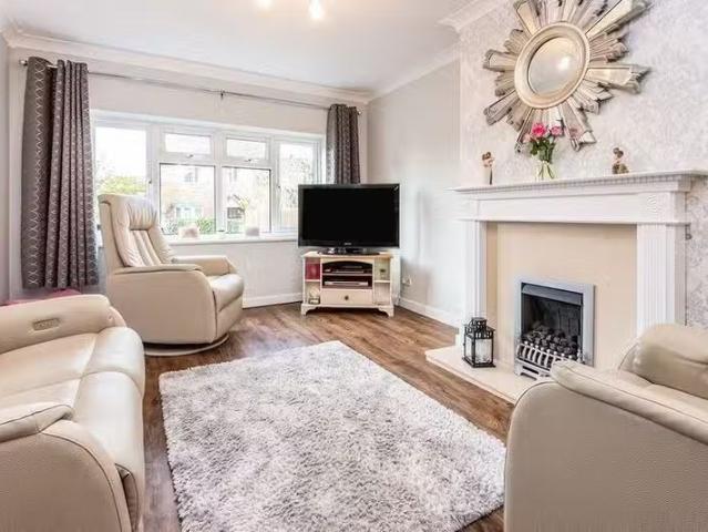 Unique 1 BA 4 bedroom Semi Detached House to rent, St. Godwald.