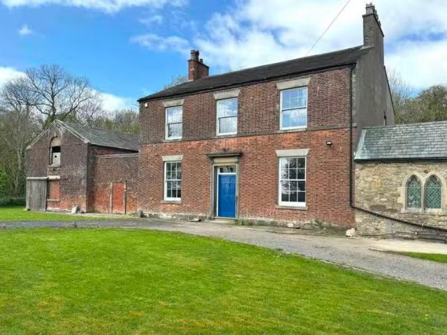 Unique 1 BA 5 bedroom character property for rent in The Presb.