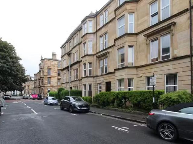 Unique 1 BA 5 bedroom flat for rent in Bentinck Street, Glasgo.