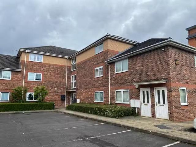 Cheap 1 bedroom apartment for rent in Masonfield Court, Oldbur.