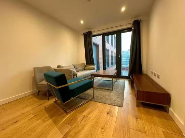 New 1 bedroom apartment for rent in Axium, 38 Windmill St, Bir.