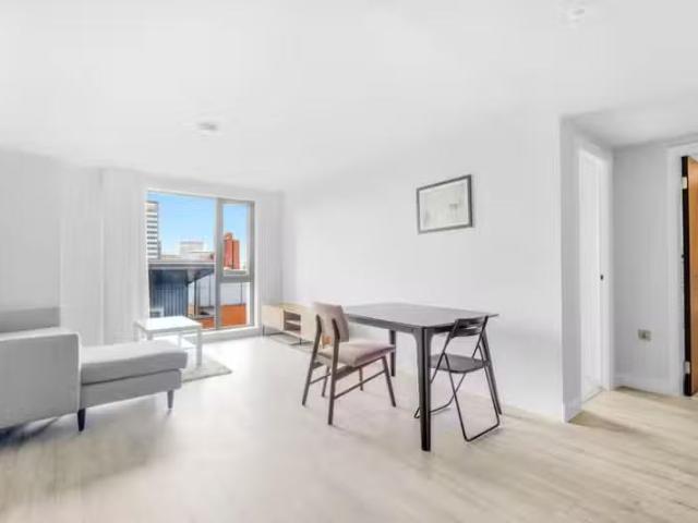 Deal! 1 bedroom apartment for rent in Apartment, Broad Street.