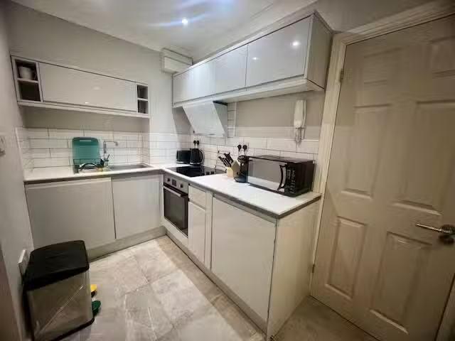 Nice 1 bedroom apartment for rent in Cowbridge Road East, CARD.