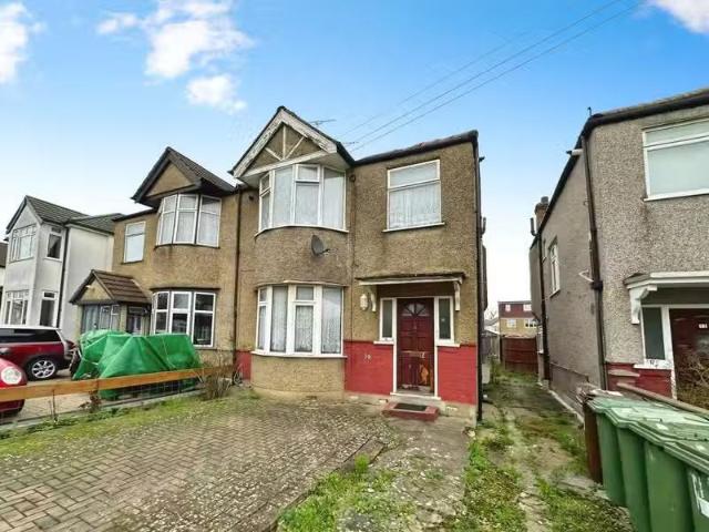 Deal! 1 bedroom apartment for rent in Farmstead Road, Harrow.