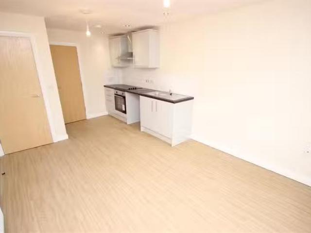 Cheap 1 bedroom apartment for rent in Flat 6 Churchill House.