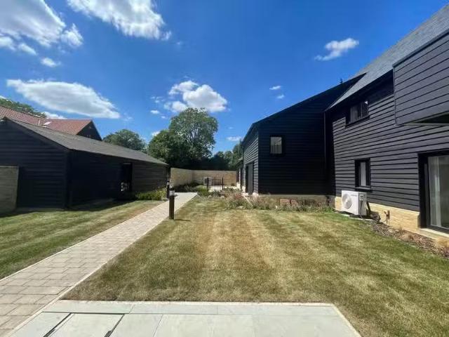 For Rent! 1 bedroom apartment for rent in Hudson Close, Cambri.