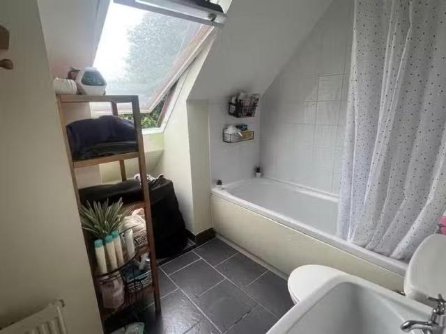 Cozy 1 bedroom apartment for rent in Redhall Close, Hatfield.