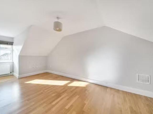 Charming 1 bedroom apartment for rent in Royston Road, St Alba.