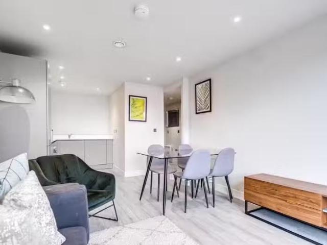 Rental! 1 bedroom apartment for rent in St Martin's Place, 169.