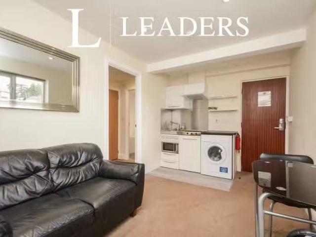 Charming 1 bedroom apartment for rent in Suite 117, Pines Hill.