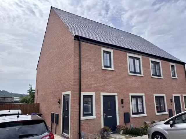 Unique 1 bedroom apartment for rent in Weavers Road, Darley Da.