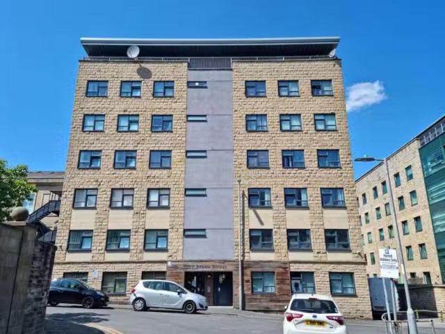 Nice 1 bedroom flat for rent in 7even, Stone Street, Bradford.